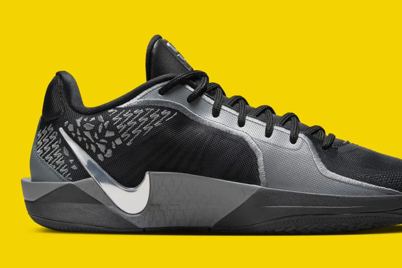 Nike Sabrina 2 “Mirrored” Bùi Store